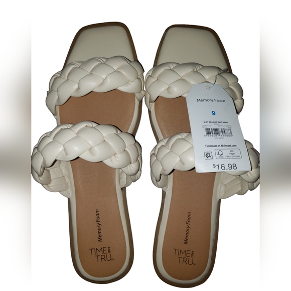 Time and Tru | Shoes | 9 Memory Foam Timetrue Cream Sandals | Poshmark